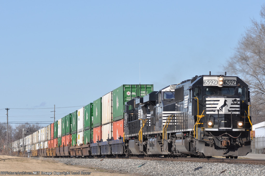 NS 6592 On NS 215 Eastbound NS MP 29.0